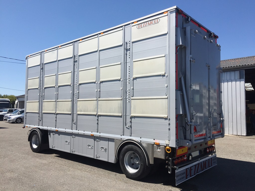 PEZZAIOLI - 3 étages - 2008 - FRANCK CASSÉ