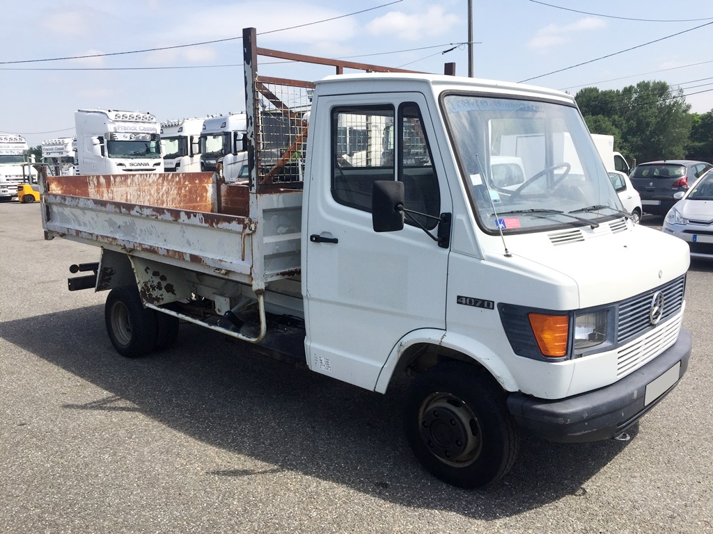 MERCEDES - 407D 2.3D 72 CH - BENNE - FRANCK CASSÉ
